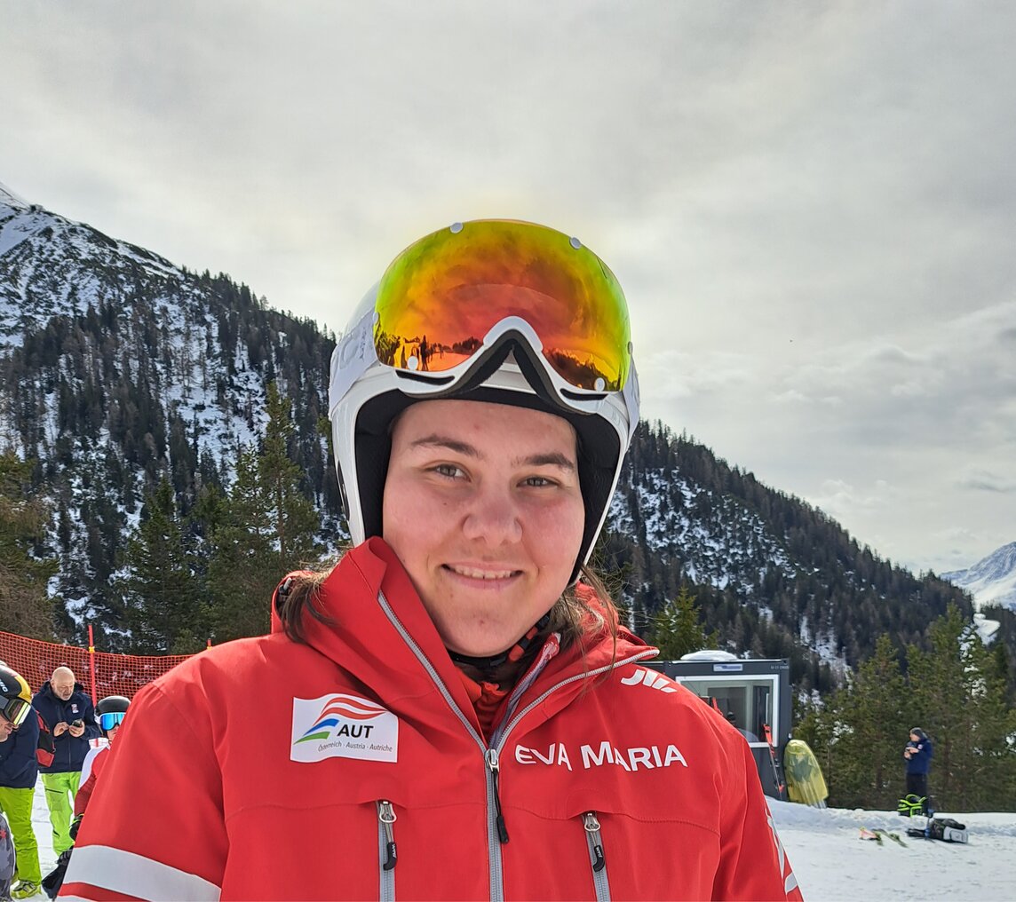 Gantner supports Eva-Maria Dünser on her path to sporting