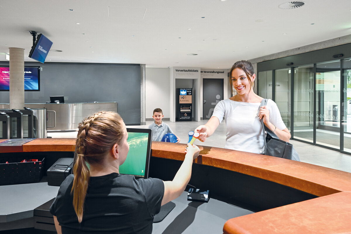 Access Control Turnstiles for Attraction Facilities | Gantner